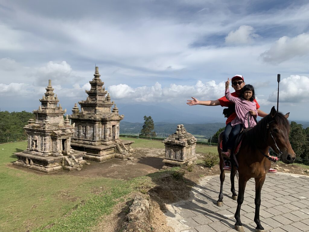 Pesona Mahakarya Candi Gedong Songo Semarang