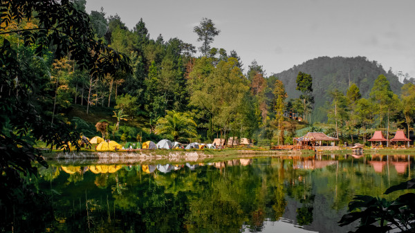 Telaga Madirda: Danau Alami di Lereng Gunung Lawu